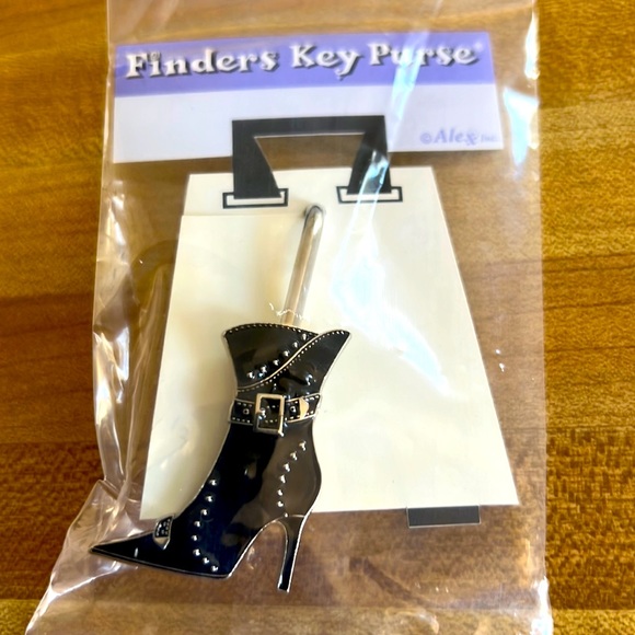 Accessories | Ebony Boot Key Finder | Poshmark